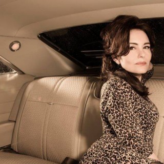 Emanuela Hutter: μια από τις πιο retro φιγούρες της rock n’ roll σκηνής ...