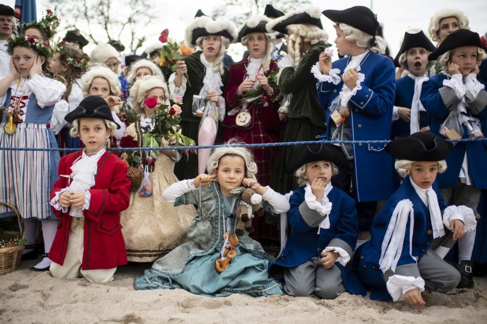 Το κάψιμο του Boeoegg σηματοδοτεί το τέλος του χειμώνα στην Ελβετία ...