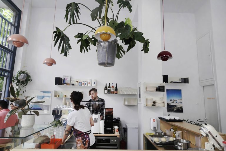 Morning Bar: Το πιο στυλάτο καφέ της Αθήνας άνοιξε στο Κουκάκι - POPAGANDA