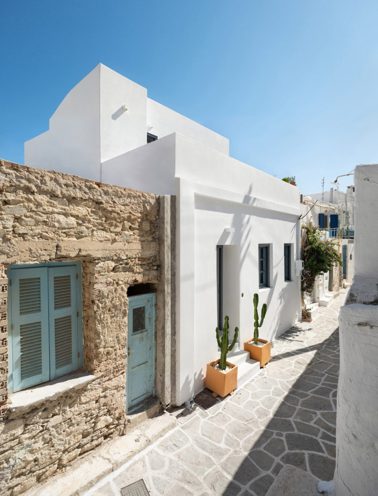 Μέσα σε ένα σπίτι που παντρεύει την παράδοση με το σύγχρονο design στο ...