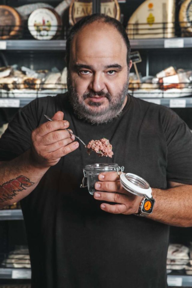 Ζητήσαμε από 12 αγαπημένους μας Σεφ μια Εύκολη Συνταγή για το φετινό ...