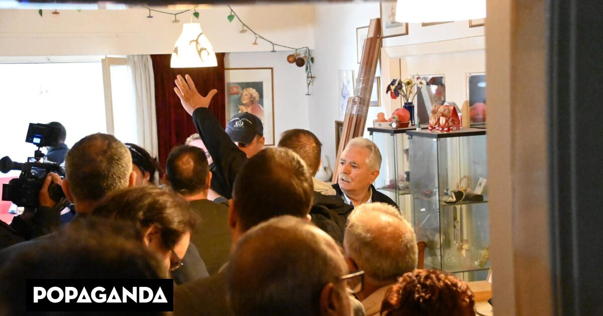 Αλληλέγγυοι, γείτονες και βουλευτές στο σπίτι της Ιωάννας Κολοβού για ...