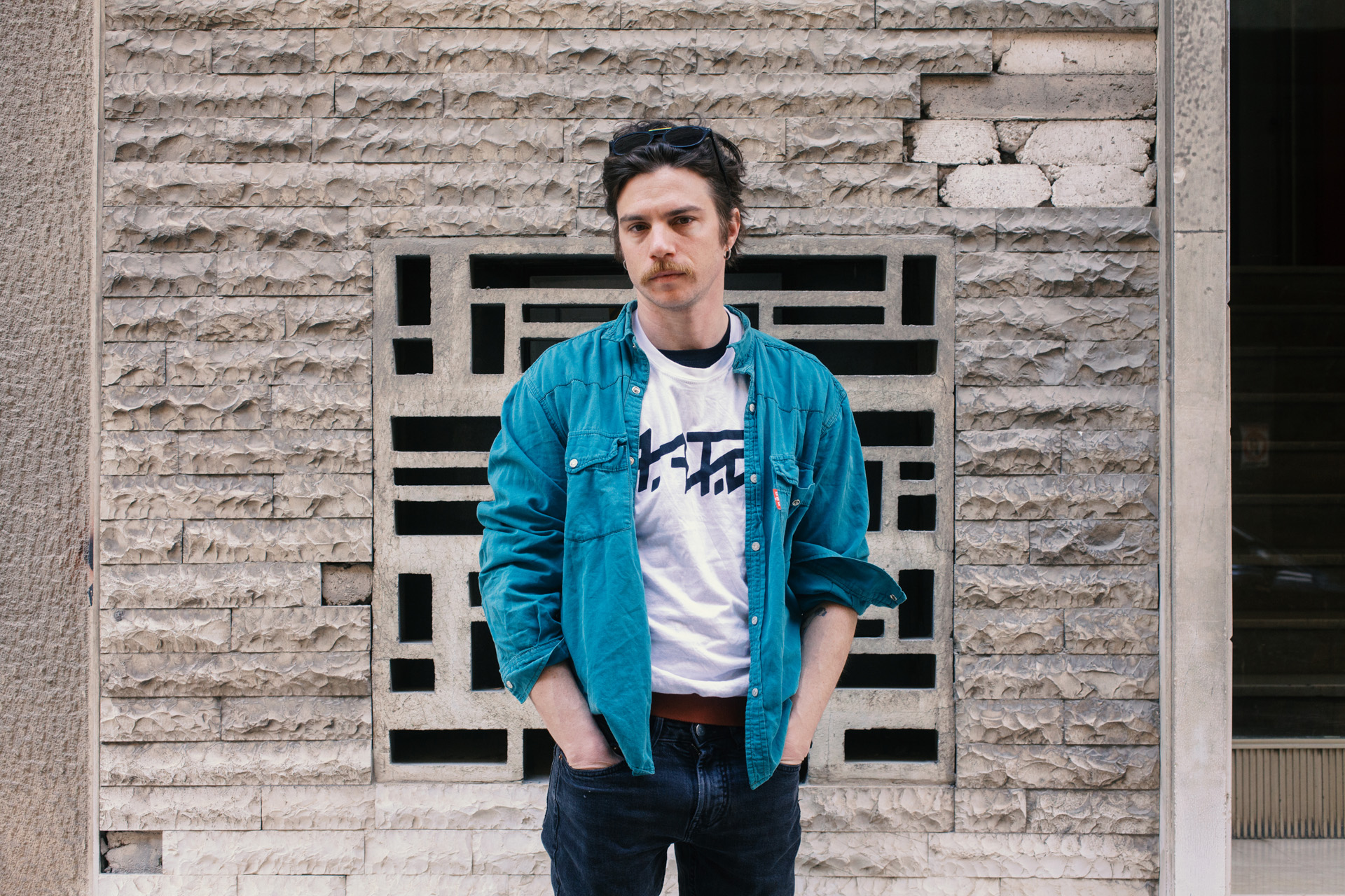 Δημήτρης Κίτσος: Τσάρλι Τσάπλιν ή Τζιμ Κάρεϊ; - POPAGANDA