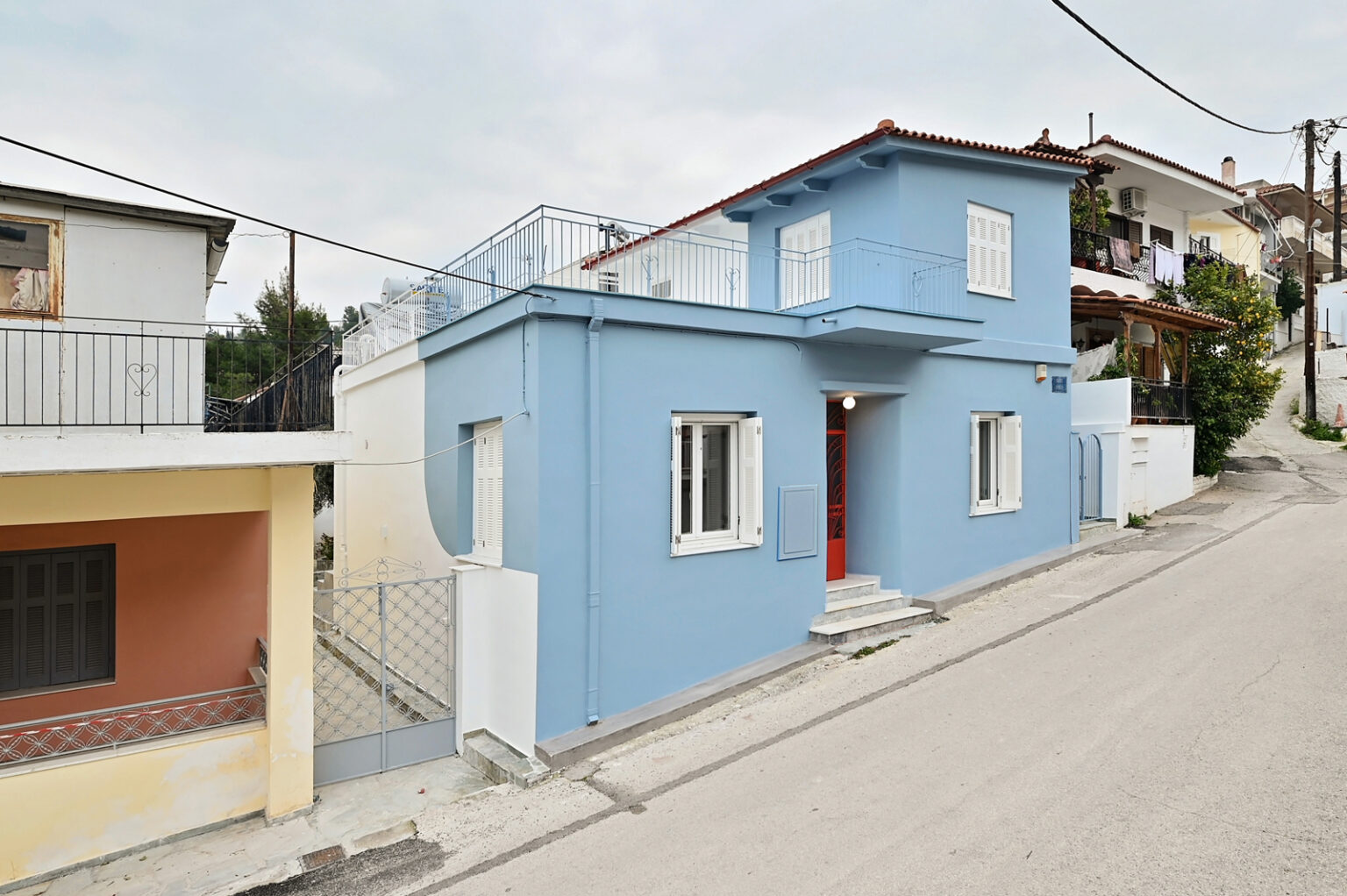 Ένα σφραγισμένο σπίτι του '50 στο Ναύπλιο - POPAGANDA