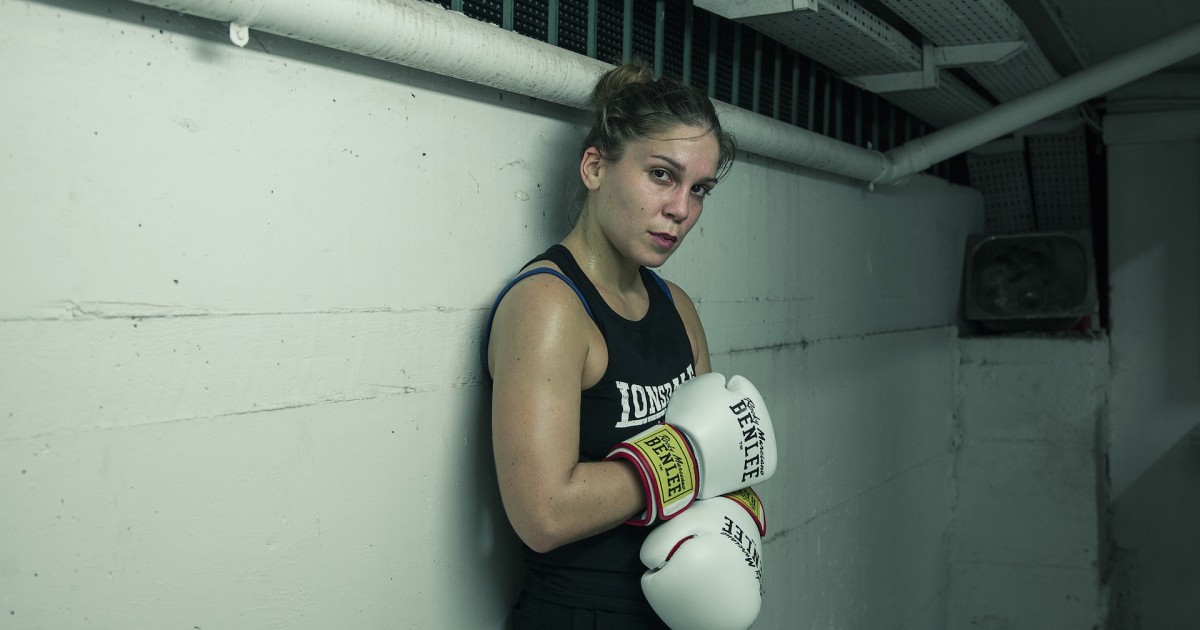 Είδαμε το συναισθηματικό θεατρικό knock-out του Bitch Boxer - POPAGANDA